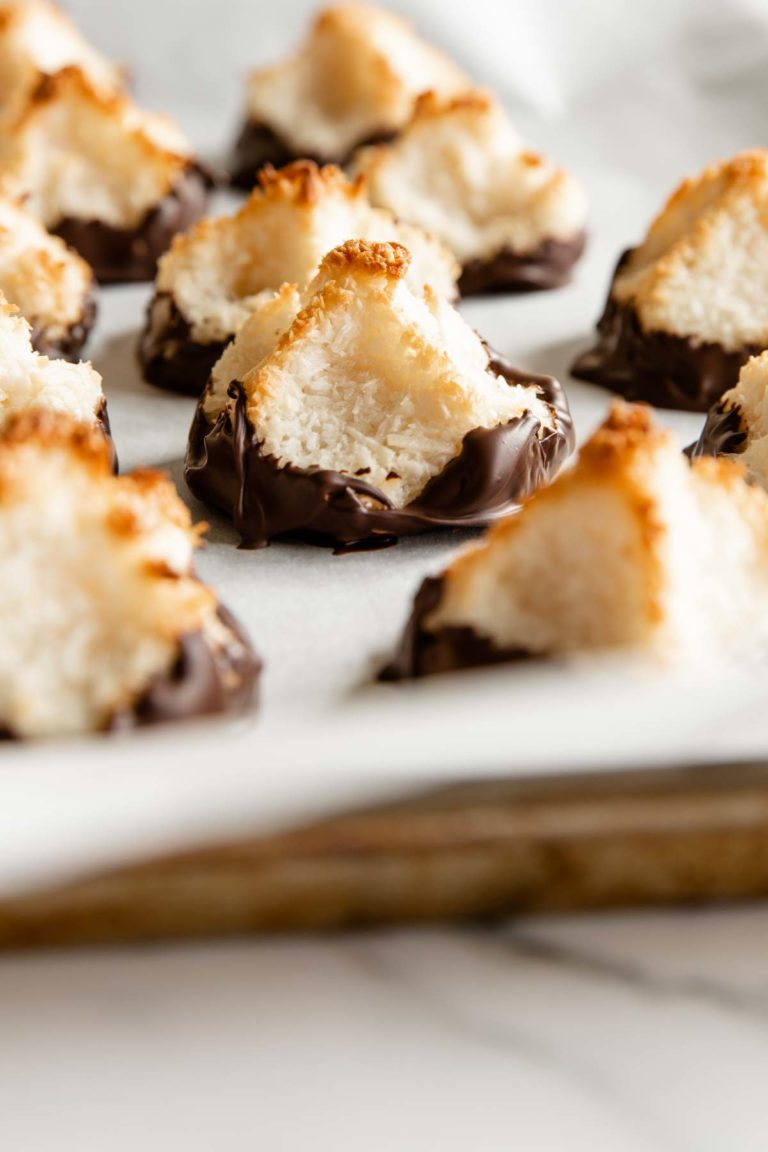Dark Chocolate Dipped Macaroons - Easy Coconut Macaroon Recipe!